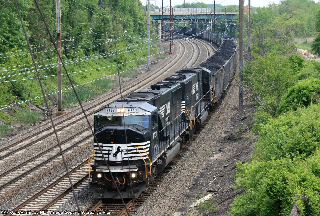 NS 6731 and loaded coal train 862